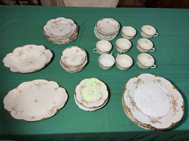 Warwick China Set - Auction Ohio