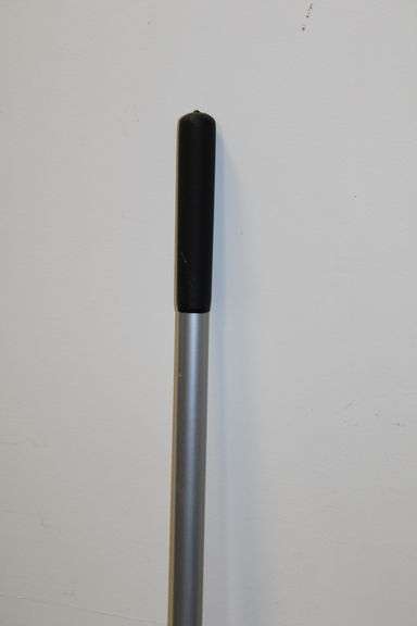 Silverback Square Head Shovel - Auction Ohio