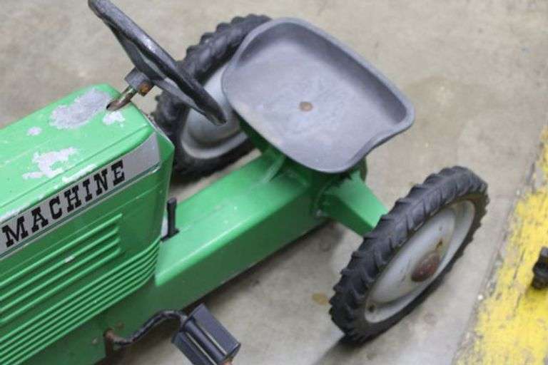 Green Machine Pedal Tractor - Auction Ohio