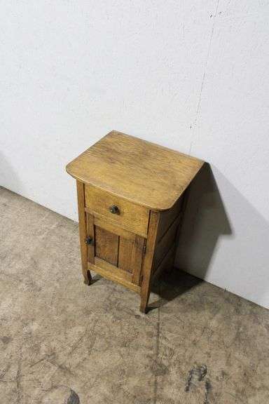 Small Oak Side Table with Drawer and Cabinet Door - Auction Ohio