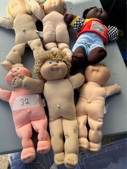 Vintage Cabbage Patch & Cloth Dolls Lot - Auction Ohio