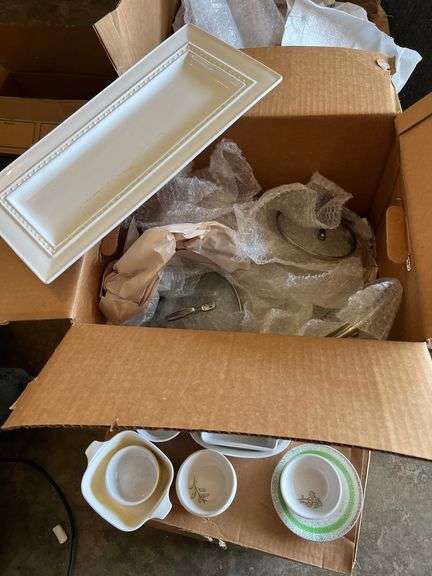 Box of dishware - Auction Ohio