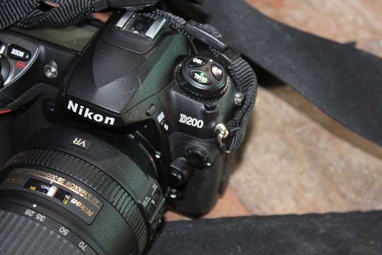 Nikon D200 Digital Camera - Auction Ohio