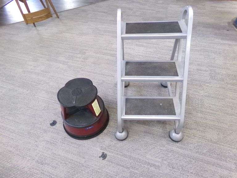 Step Stools - Auction Ohio