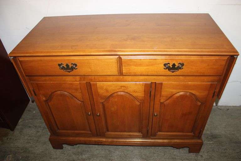 Colonial Maple Sideboard - Auction Ohio