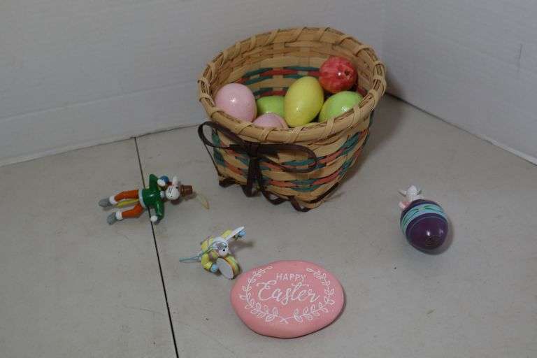 Easter Decorations - Auction Ohio