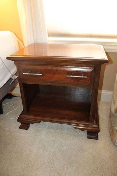 Pennsylvania House Cherry Bedside TAble - Auction Ohio