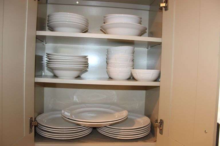 White Dishware - Auction Ohio