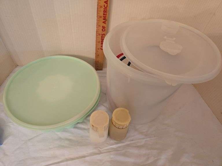 Vintage tupperware - Auction Ohio