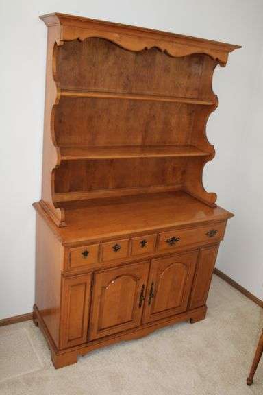 Colonial Maple Buffet & Hutch Shelf - Auction Ohio