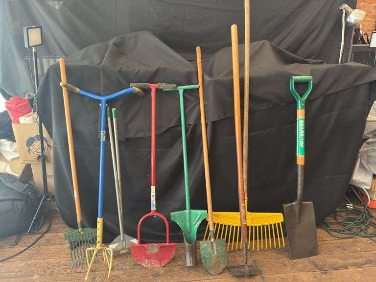 Long-Handled Gardening Tools - Auction Ohio