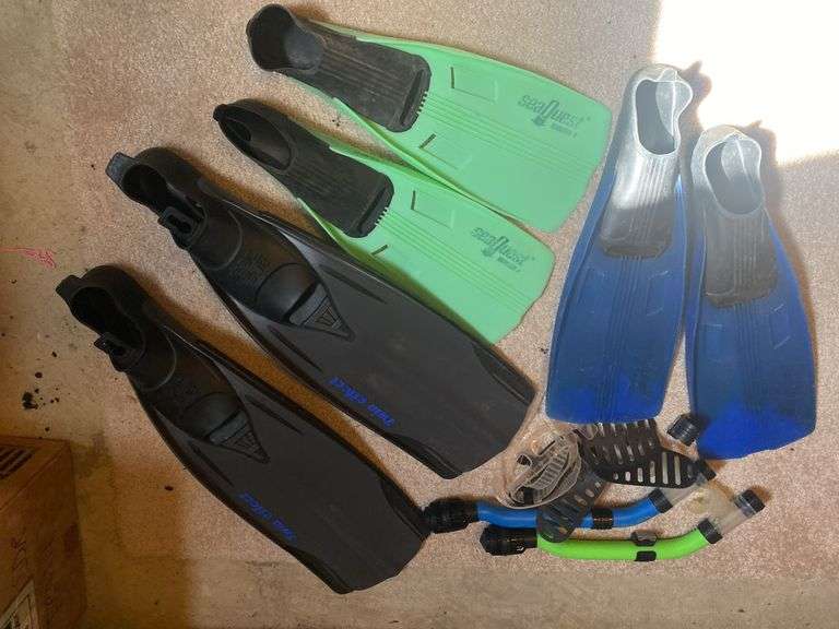 Flippers and snorkels - Auction Ohio