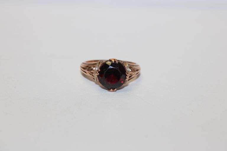 14K Gold & Garnet Ring - Auction Ohio