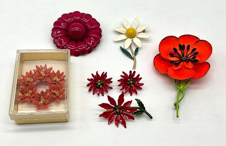 VTG Flower Pins and Brooches - Auction Ohio