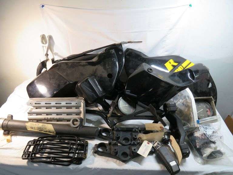 R100GS Parts lot - Auction Ohio