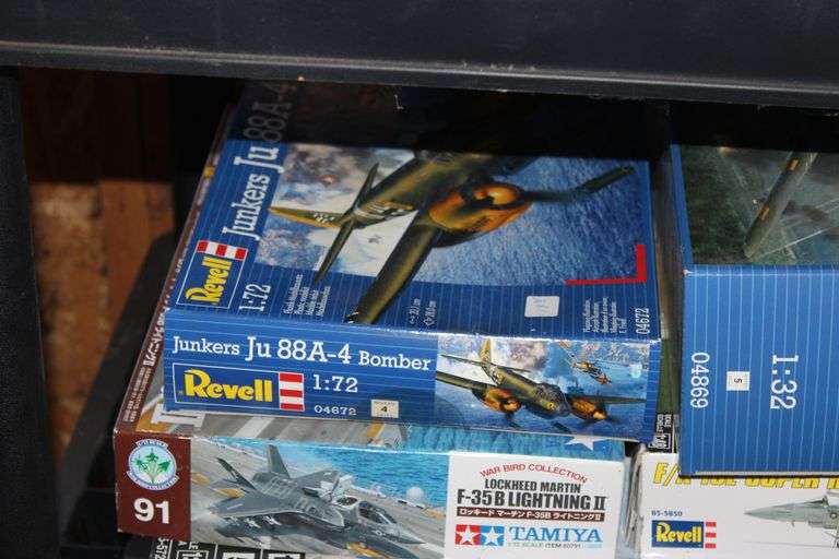 Model Kits - Auction Ohio