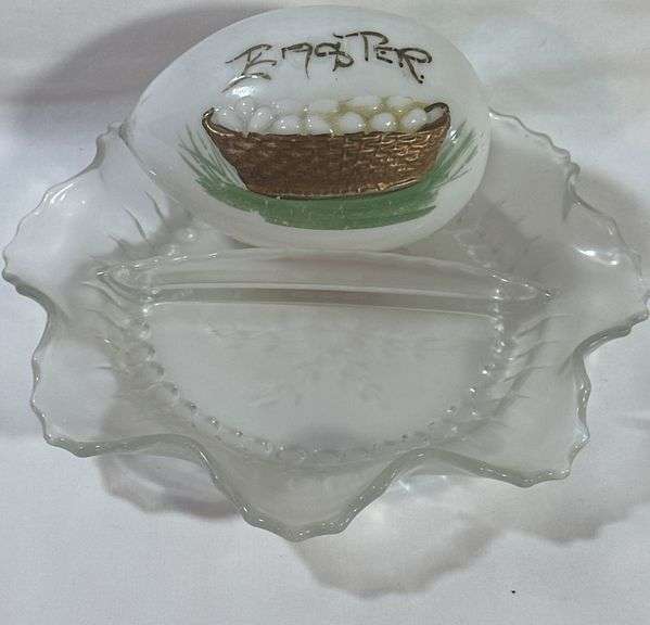 Glass Easter Egg - Auction Ohio