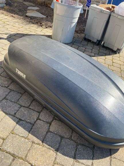 Thule roof box with Keys - Auction Ohio