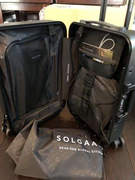 Solgaard Carry-On Closet - Auction Ohio