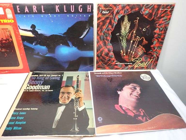 Lot of (50) Vintage 33 RPM vinyl records in good condition - Auction Ohio