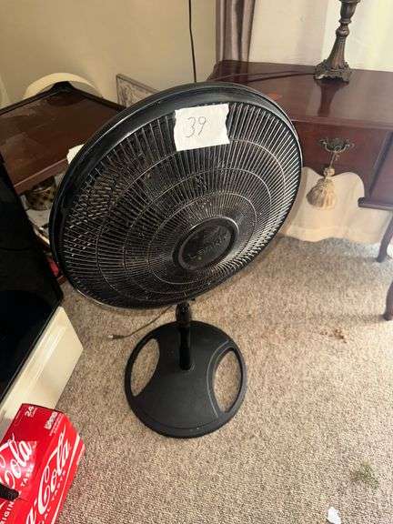 Lasko oscillating floor fan - Auction Ohio