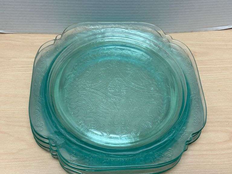 Turquoise Blue Glass Plates - Auction Ohio