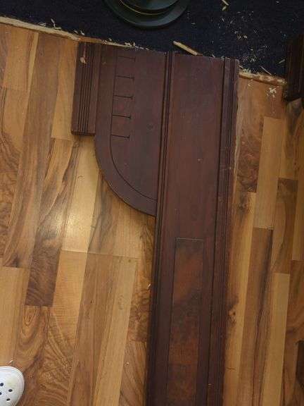 Vintage Door frame wood - Auction Ohio