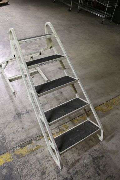 Cramer Industrial Steel Rolling Ladder with 5 Steps - Auction Ohio