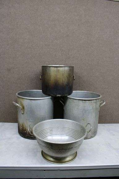Collection of Large Wear-Ever Aluminum Stock Pots and Colander ...
