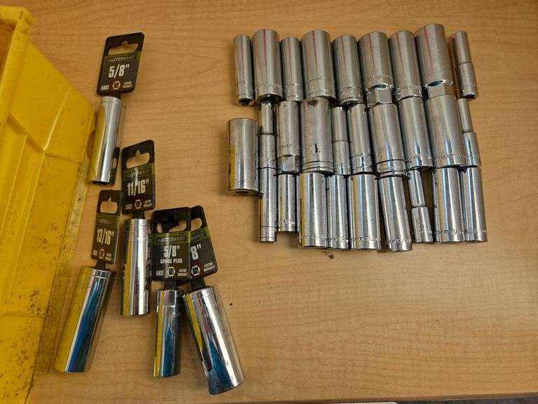 Assorted deep well sockets - Auction Ohio