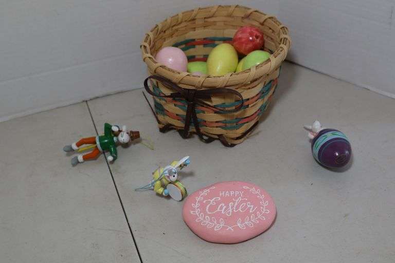 Easter Decorations - Auction Ohio
