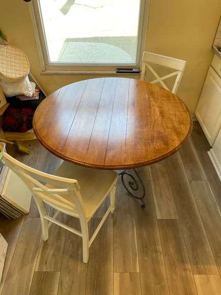 Kitchen Table & Chairs - Auction Ohio