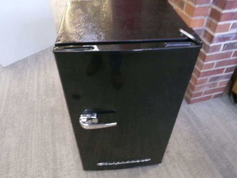 Mini Refrigerator - Auction Ohio