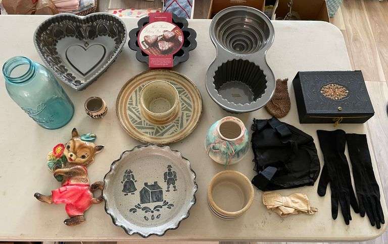 Kitchen Items & Collectibles - Auction Ohio