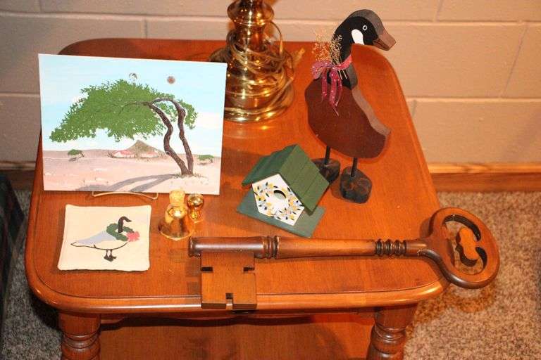 Large Wood Key & Décor - Auction Ohio