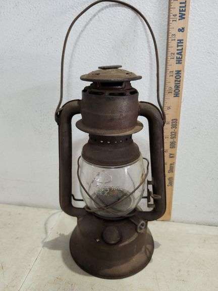 Vintage Dietz Little Wizard Loc-Nob Lantern - Auction Ohio