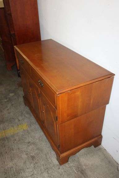 Colonial Maple Sideboard - Auction Ohio
