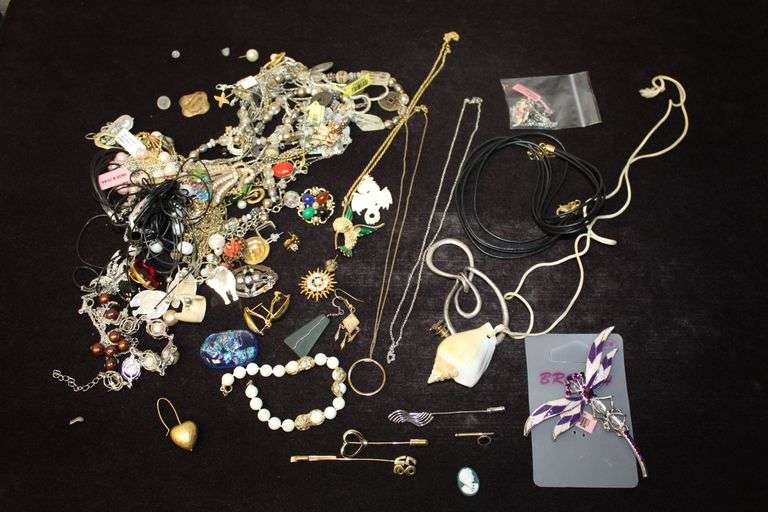 Costume Jewelry Collection - Auction Ohio