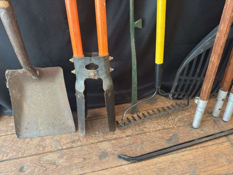 Long-Handled Tools - Auction Ohio