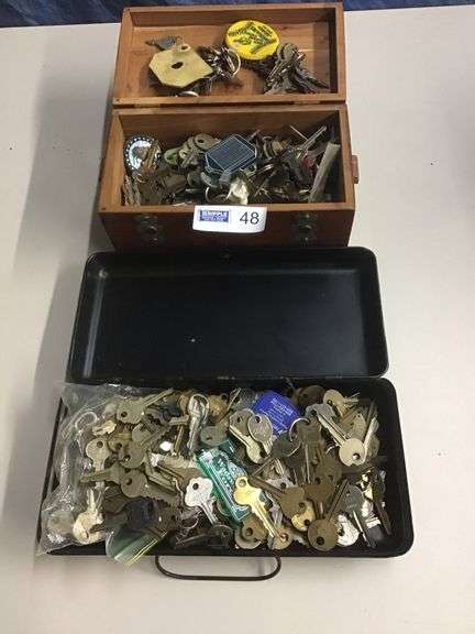 Two Boxes of Keys - Auction Ohio