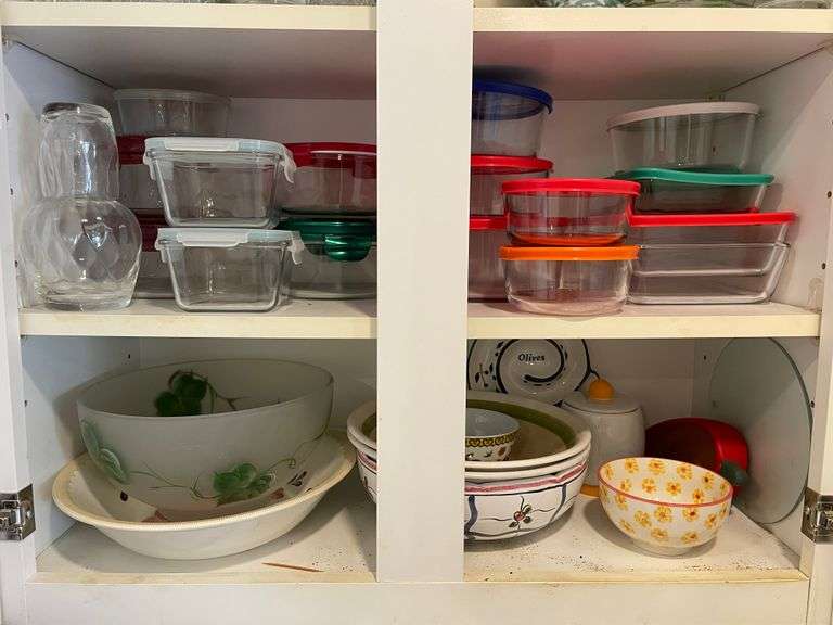 Pyrex & Other Glass Containers - Auction Ohio