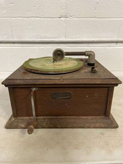 Victor record player - Auction Ohio