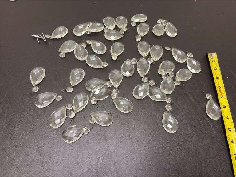 Glass Teardrop Prisms - Auction Ohio