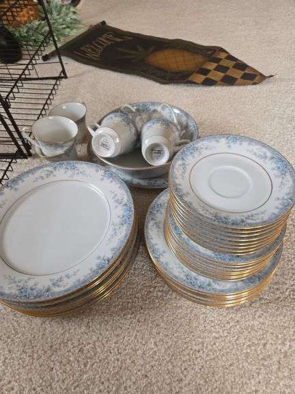Noritake Avalon dinnerware set. - Auction Ohio