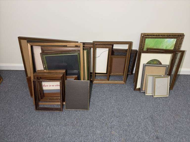 Assortment of Frames - Auction Ohio