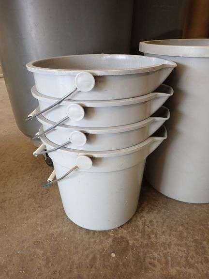 Four Stacking 4 gallon Continental Cleaning Pails & 20gal commercial ...