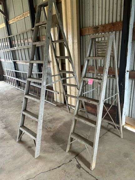 Step Ladders - Auction Ohio