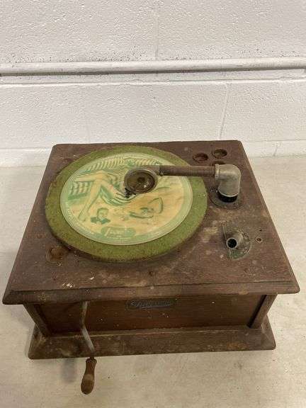 Victor record player - Auction Ohio
