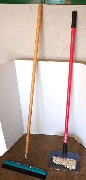 CARPET RAKE & FLOOR / ICE SCRAPER - Auction Ohio