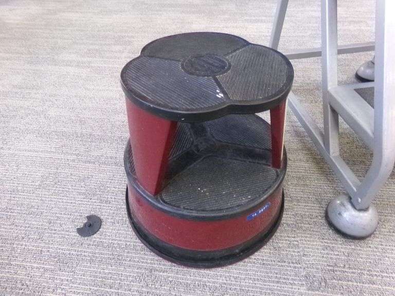 Step Stools - Auction Ohio